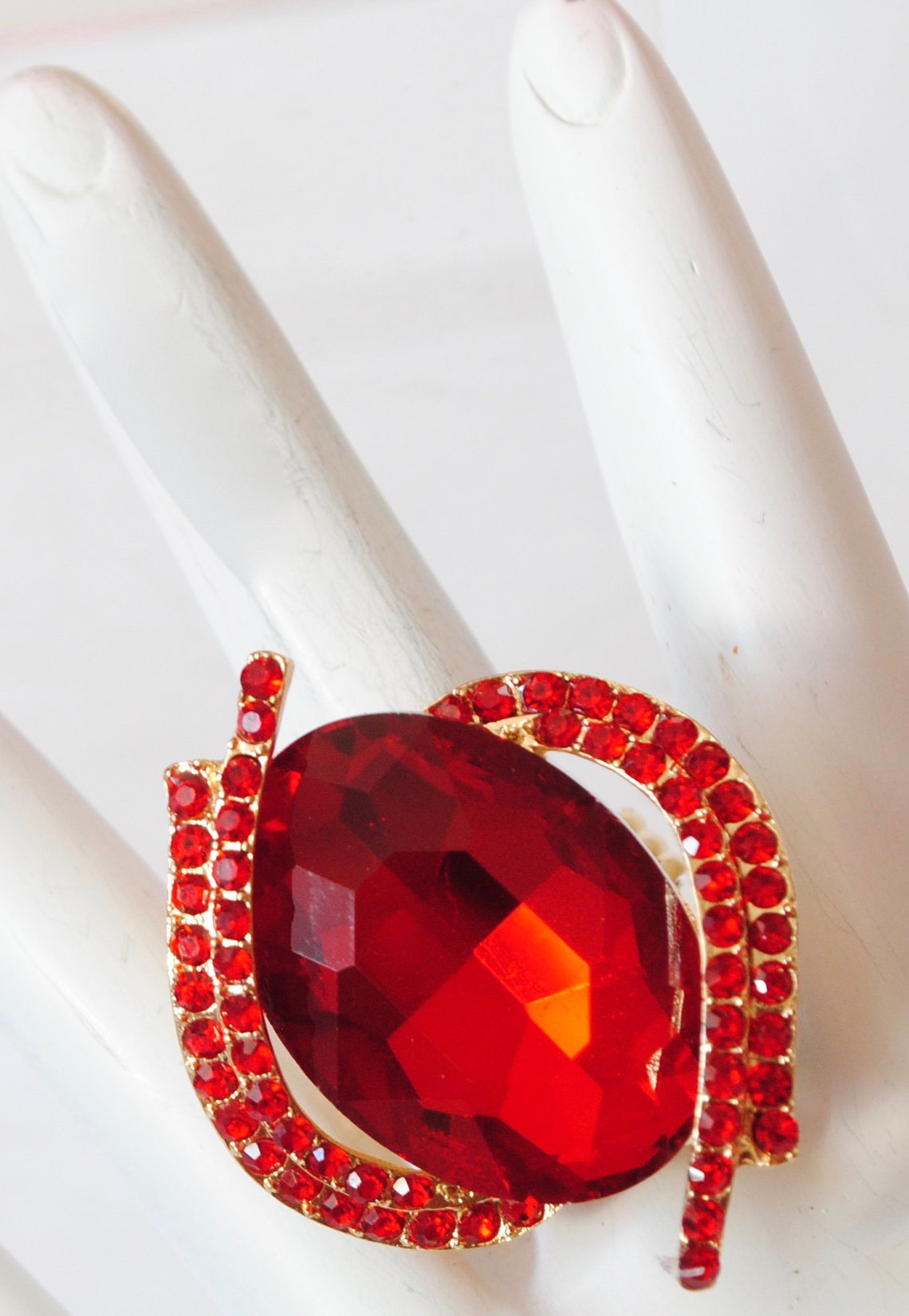 Oval Cocktail Ring With Red Rhinestonesholidayjewelrygift - Etsy
