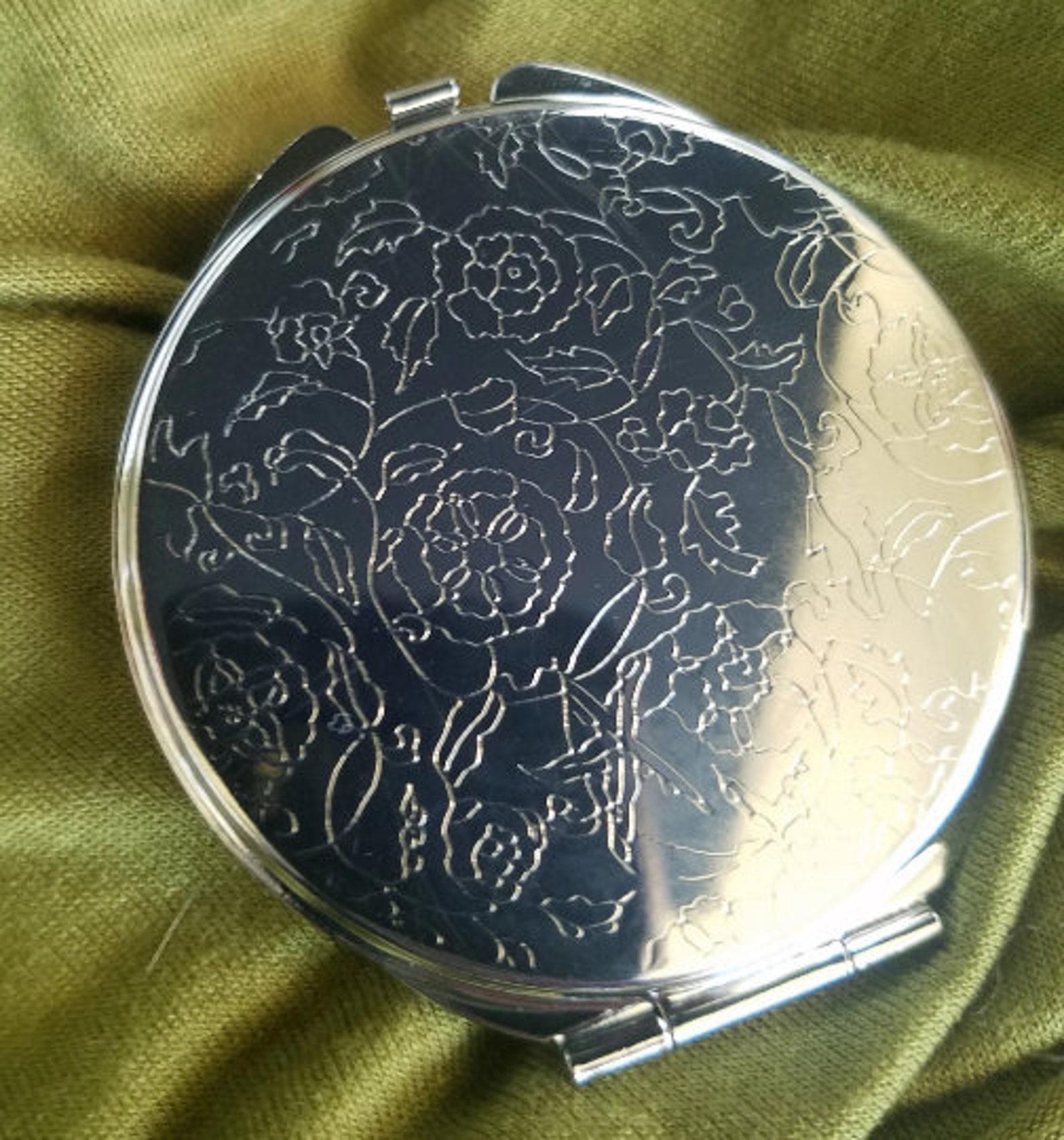 Orb Weaver and Cicada Compact Mirror - Art - Clamshell - Pocket - Purse ...
