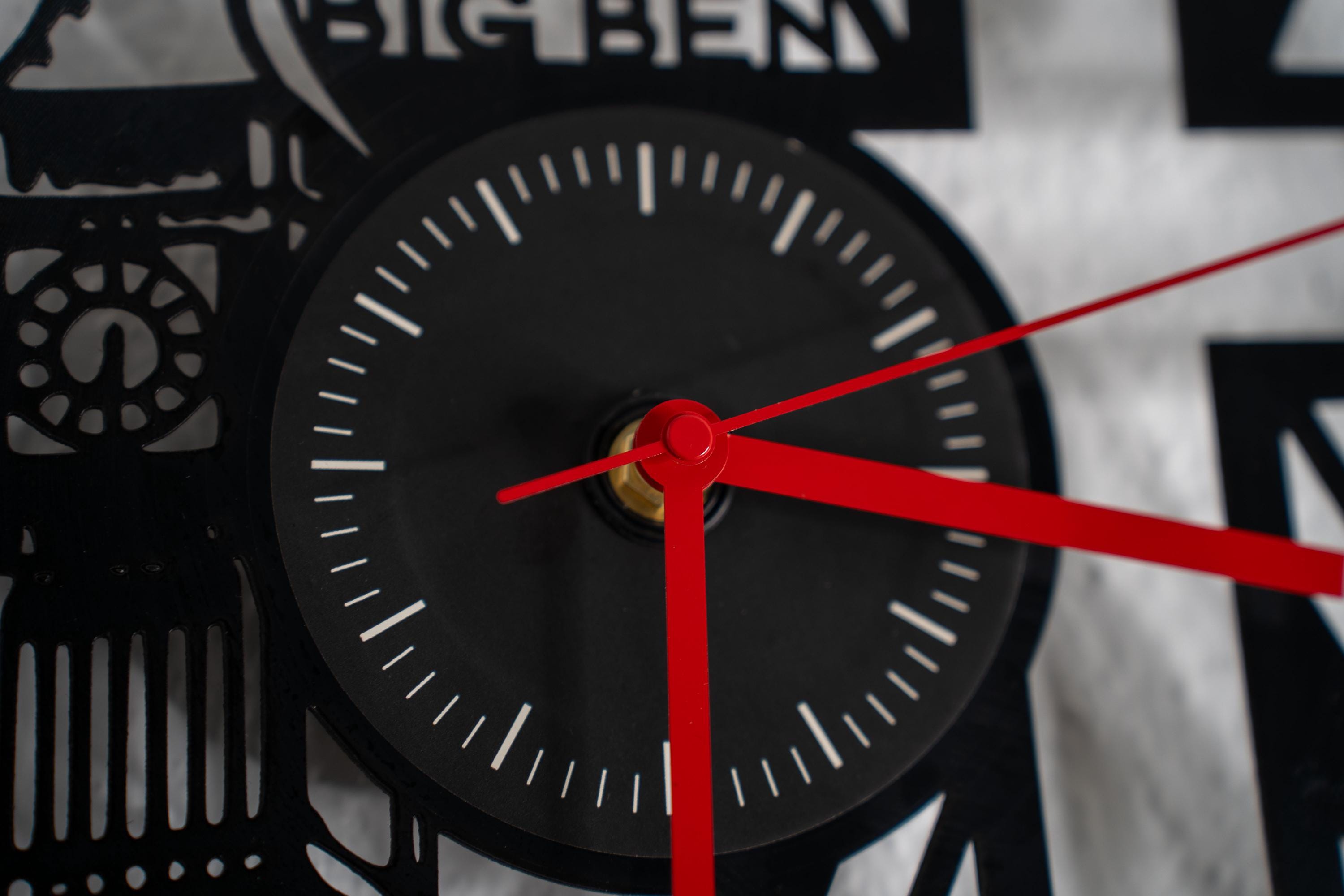 Upcycled Wall Clock Made From Real Vinyl Records – Retro Design ...