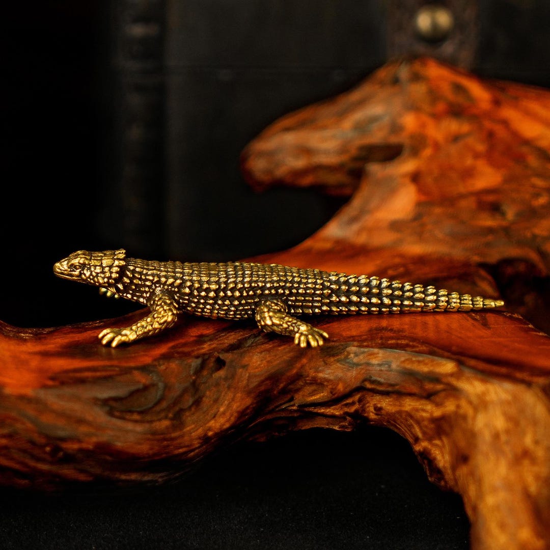 Retro Solid Brass Lizard Statue – Armor-plated Reptile Desk Decor - Etsy