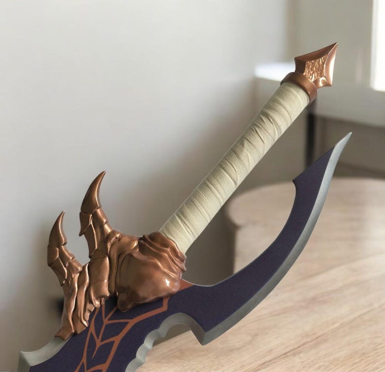 Knight Killer Dagger & Kasaka's Venom Fang Dagger - Full Metal Fantasy ...
