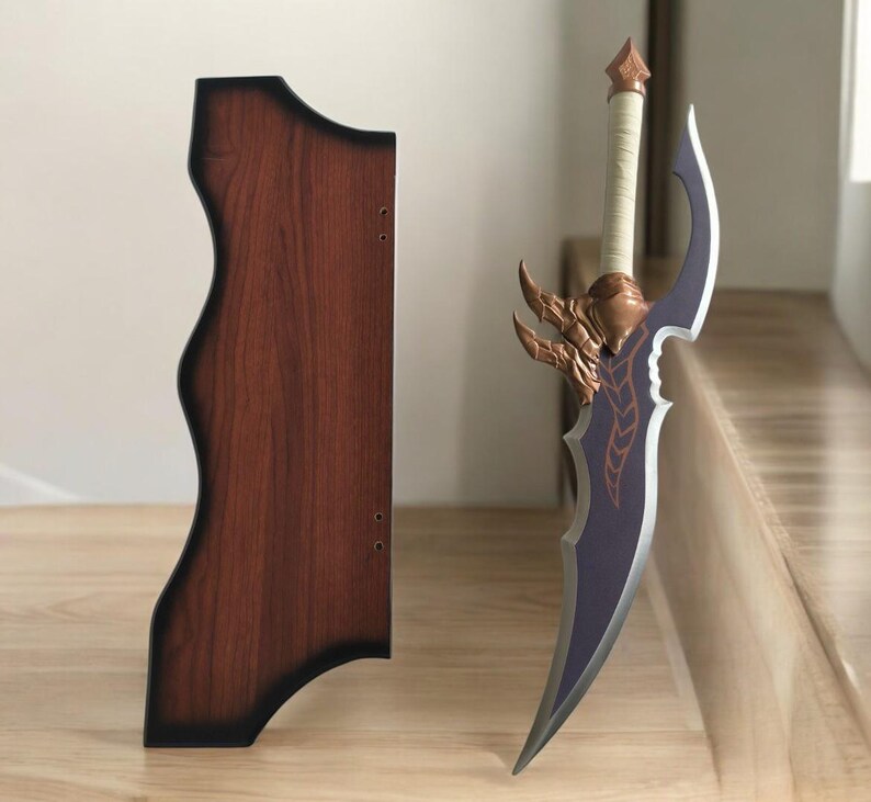 Knight Killer Dagger & Kasaka's Venom Fang Dagger - Full Metal Fantasy ...