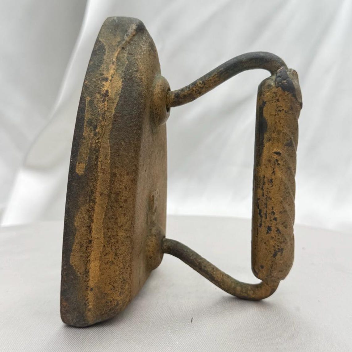 1880s–1910s Cast Iron Sad Iron With Spiral Handle – Antique Farmhouse ...