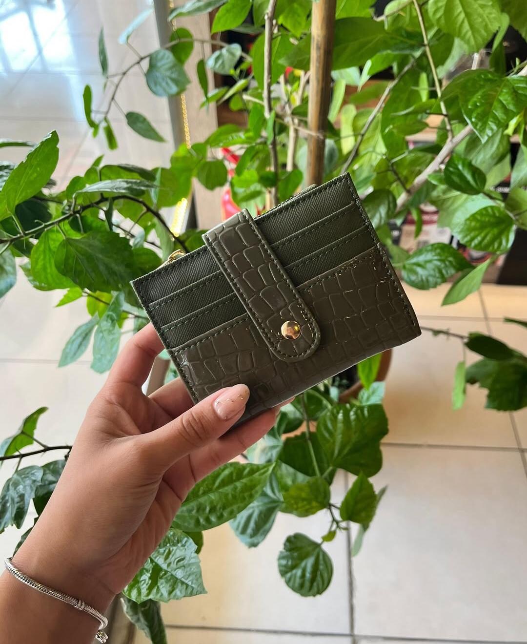 Glossy Olive Green Croc Card Holder – Vegan Leather Mini Wallet With ...