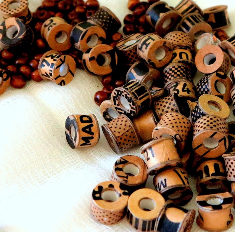 Paper Beads TUTORIAL: Cardboard Beads, Bead Making, Paper Crafting ...