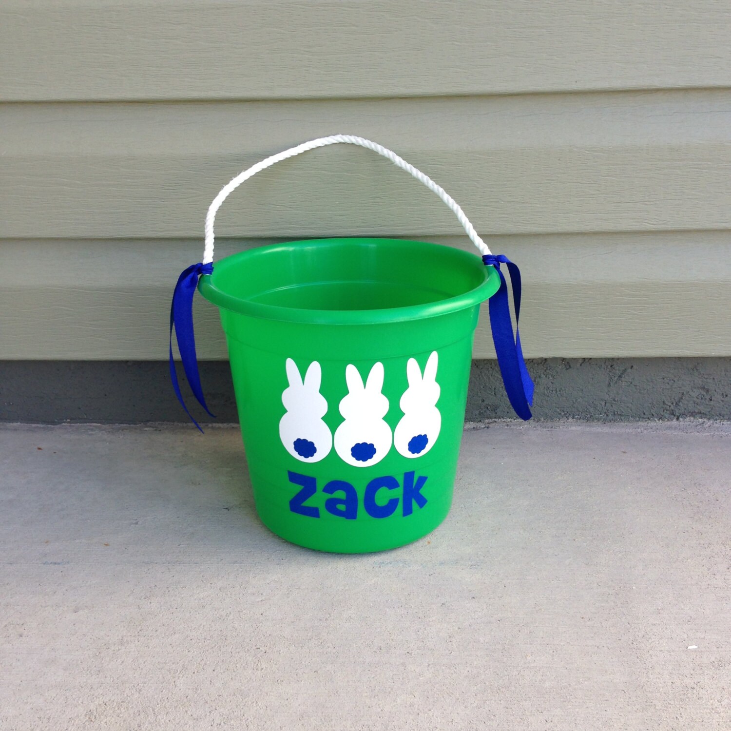 Personalized Easter plastic pail bucket with rope handle Bunny | Etsy