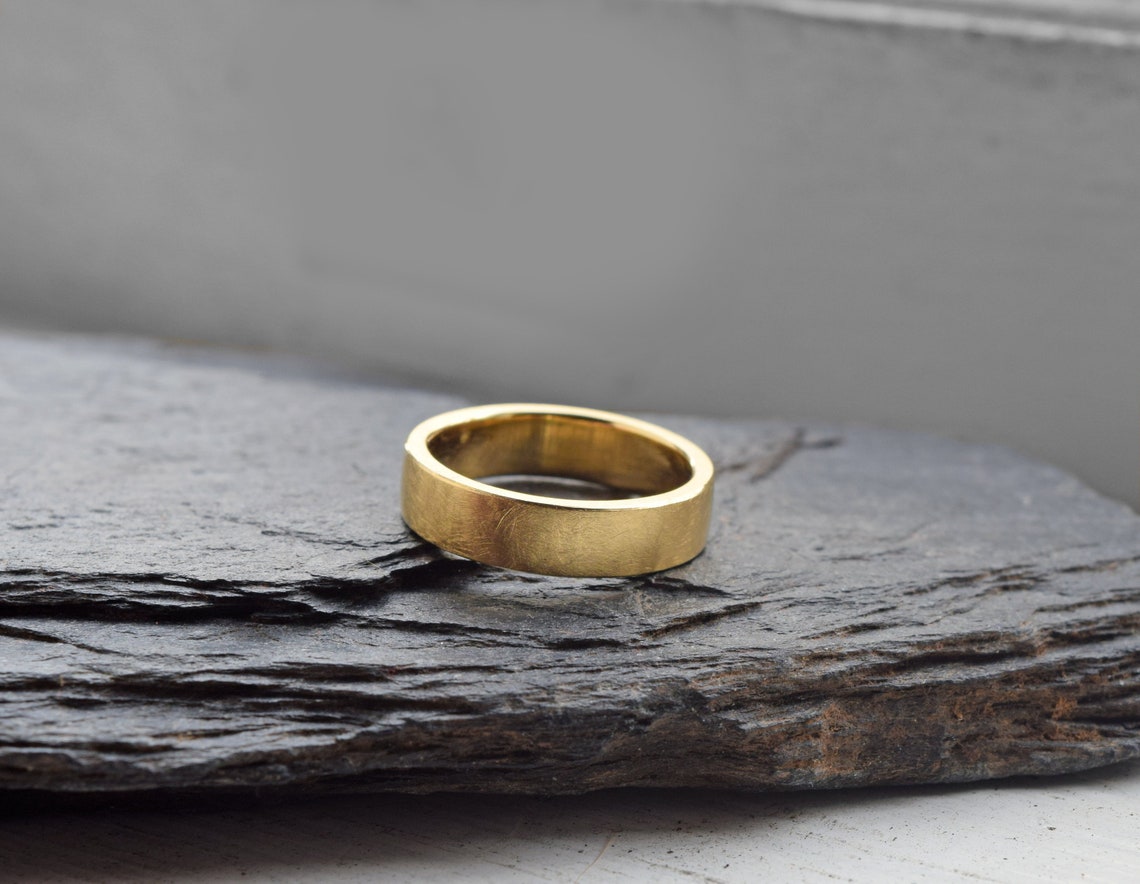 18K Gold Ring 5mm Gold Wedding Band Unisex 18K Gold - Etsy