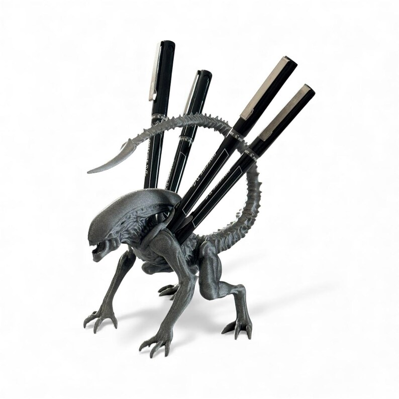 ALIEN Desktop Pen Holder & Action Figure | Sci-fi Office Decor | Unique ...