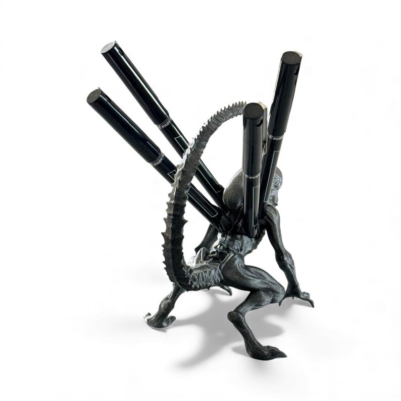 ALIEN Desktop Pen Holder & Action Figure | Sci-fi Office Decor | Unique ...