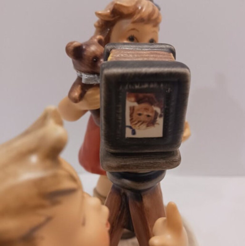 MIB Hummel "camera Ready" 25th Anniversary Figurine 2002 Photographer ...