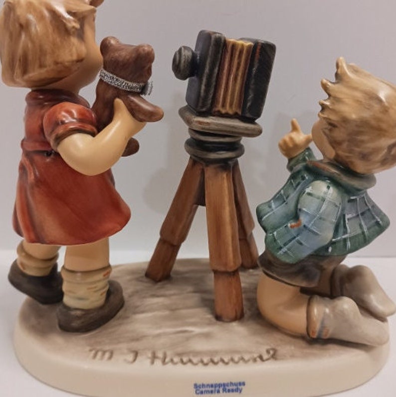 MIB Hummel "camera Ready" 25th Anniversary Figurine 2002 Photographer ...