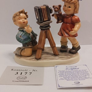 MIB Hummel "camera Ready" 25th Anniversary Figurine 2002 Photographer ...
