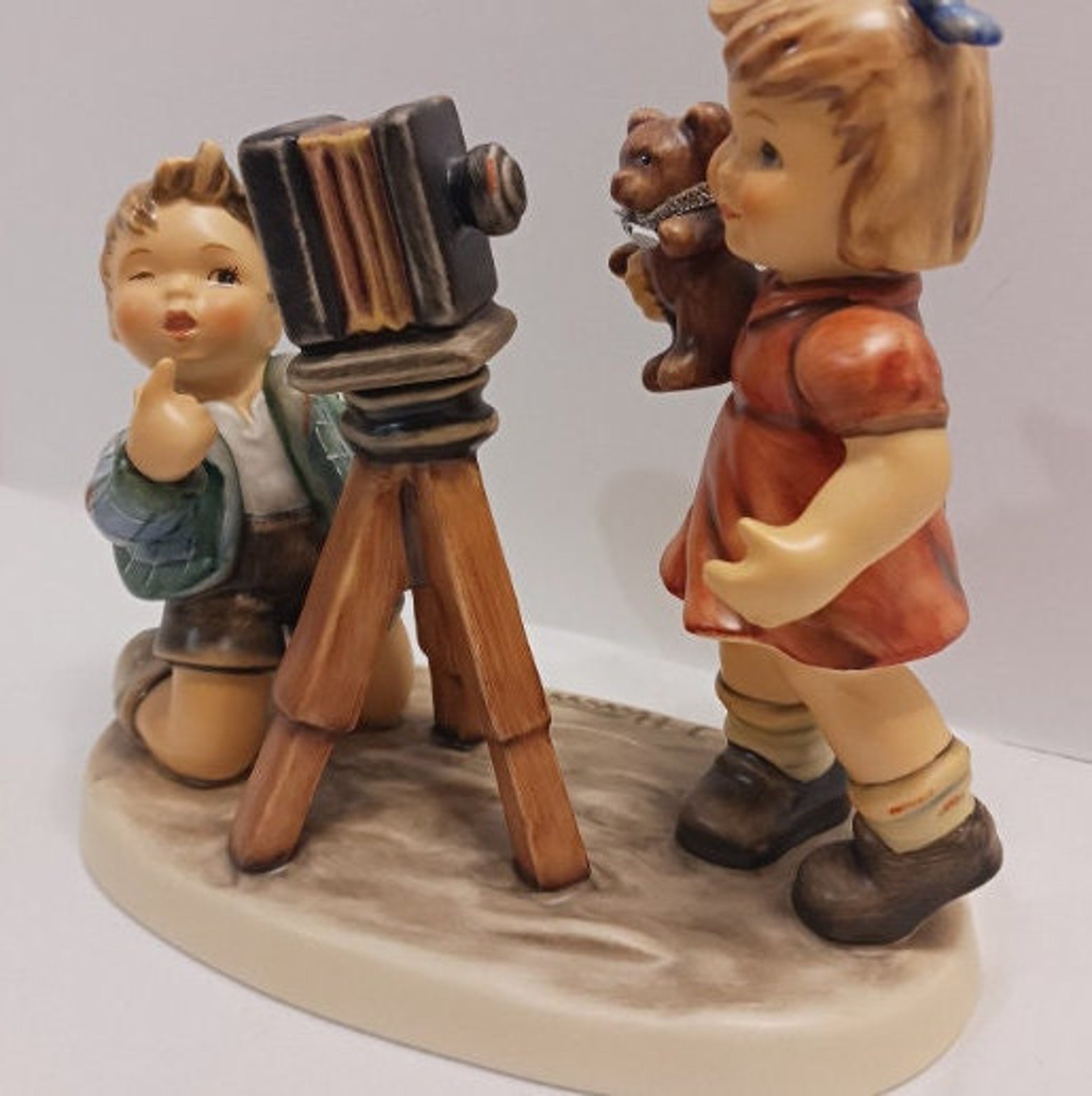 MIB Hummel "camera Ready" 25th Anniversary Figurine 2002 Photographer ...