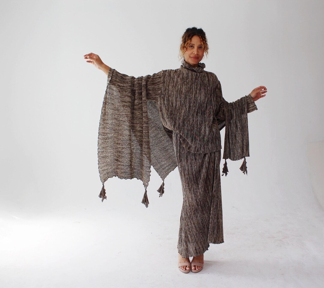 LINDA LUNDSTROM 3 Piece Set Crinkle Desert Outfit, Skirt Sweater Shawl ...