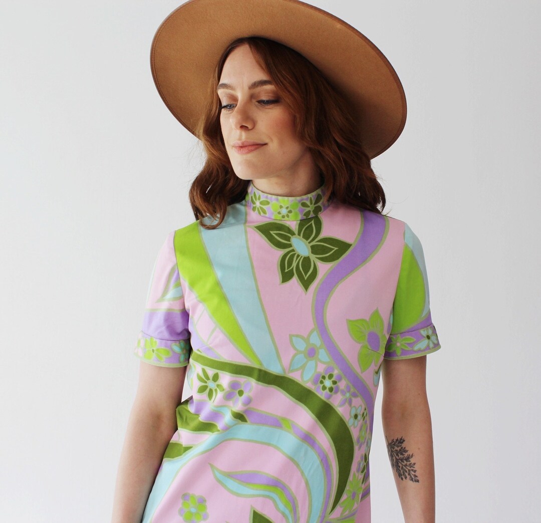 VINTAGE PASTEL MINIDRESS- Vintage Mini Dress Groovy Retro Psychedelic ...