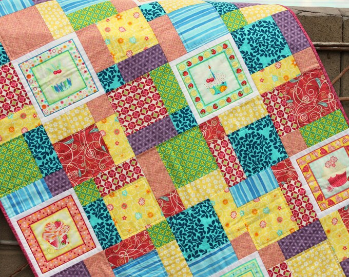Girly Cupcake Quilt - Etsy