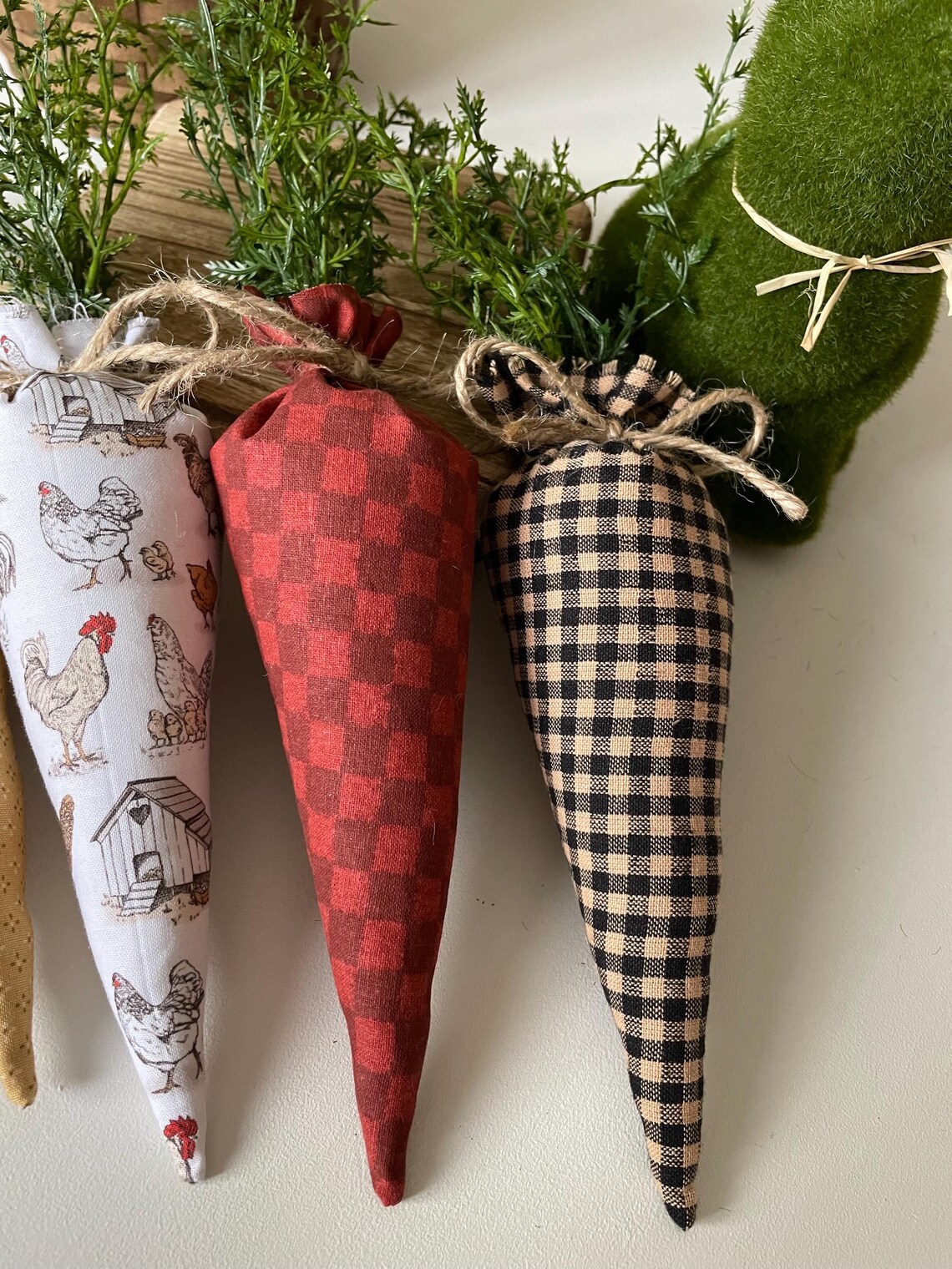 Fabric Farmhouse Style Carrots, Country Carrots, Primitive Fabric ...
