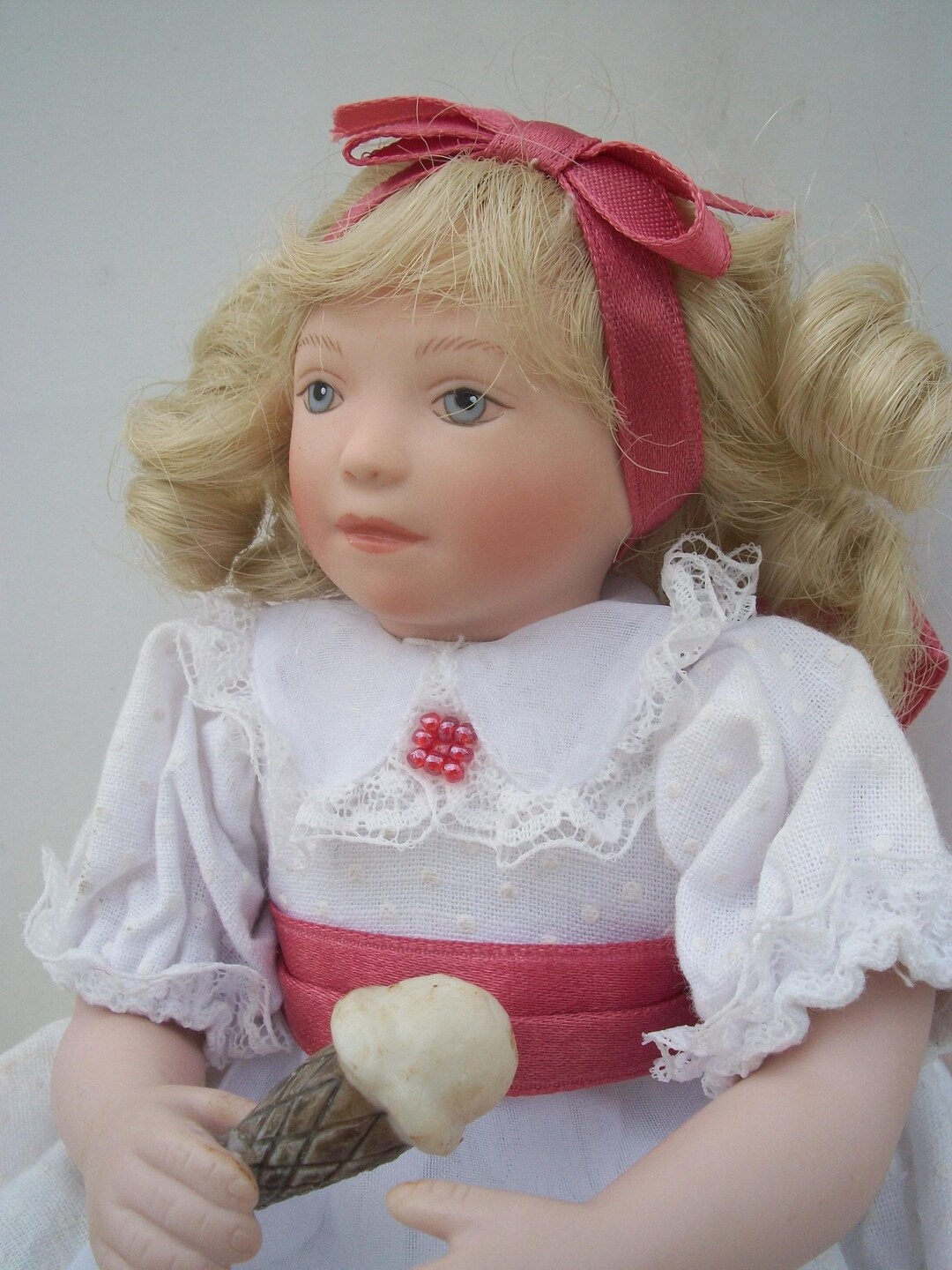 Kathy Hippensteel Small 8 Inch Dressed Sitting Porcelain Girl Doll (ice ...