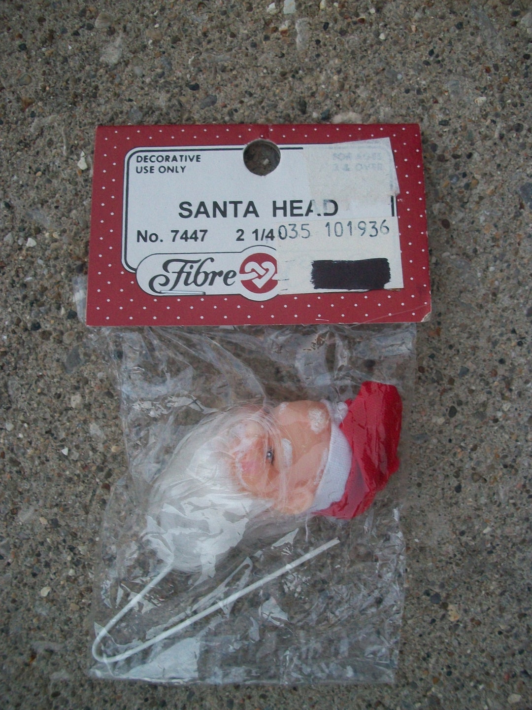 Packaged 1-inch Santa Head on Pick - Fibrecraft 7447 - Etsy