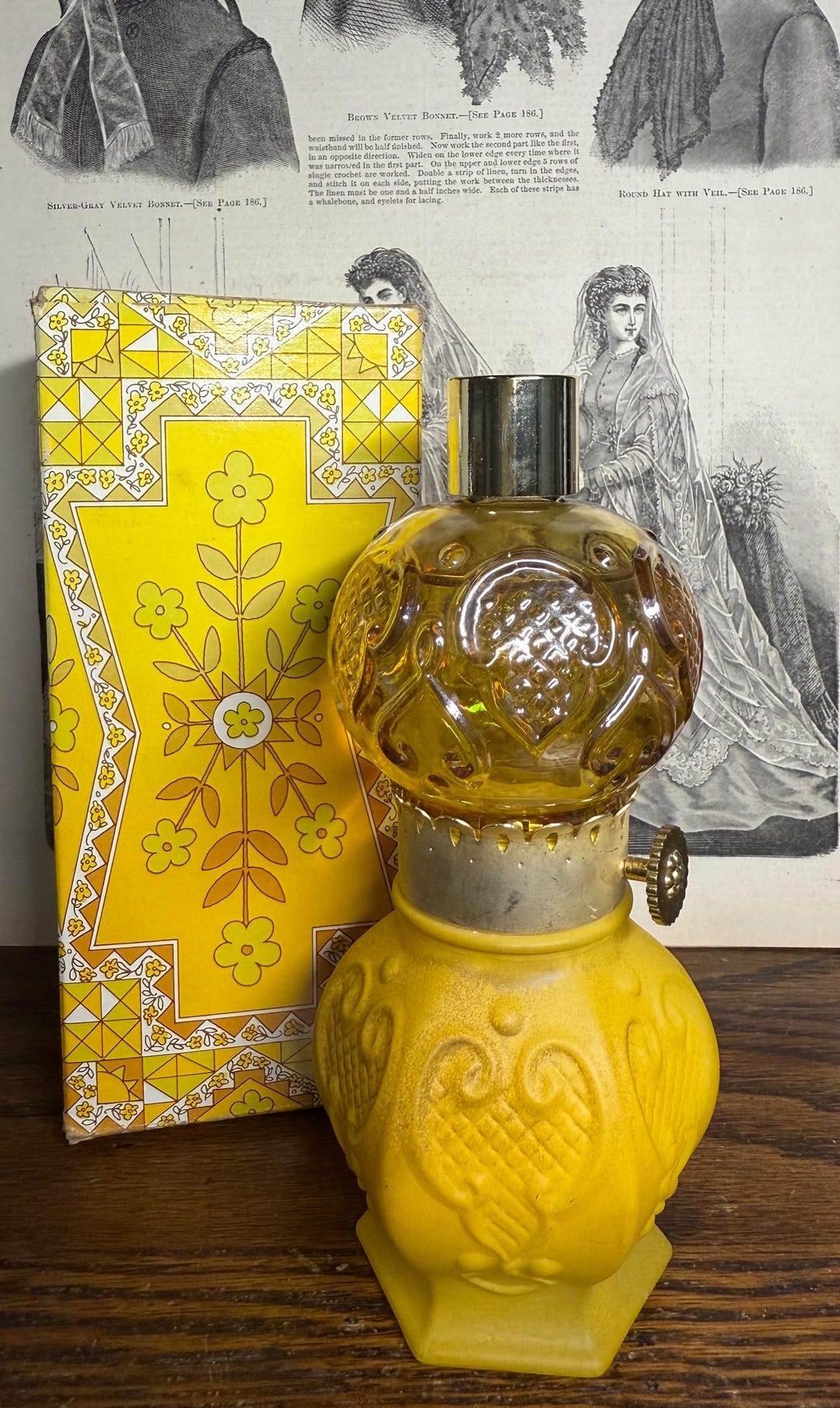 Avon Parlor Lamp Régence Cologne & Perfume Talc - Etsy