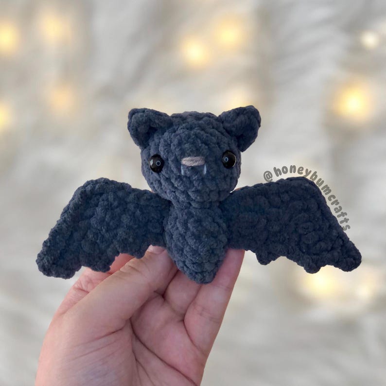 Mini Crochet Bat Pattern PDF – Easy Halloween Amigurumi, Beginner ...