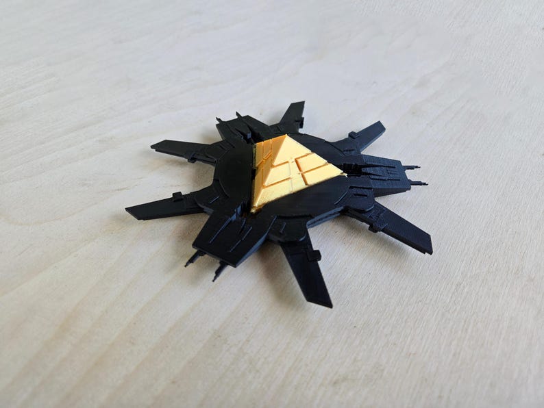 3D Printed Sci-fi Pyramid Spaceship Replica | Alien Mothership Model ...