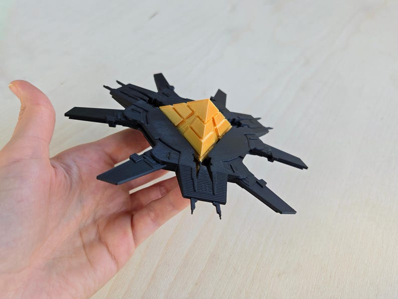 3D Printed Sci-fi Pyramid Spaceship Replica | Alien Mothership Model ...