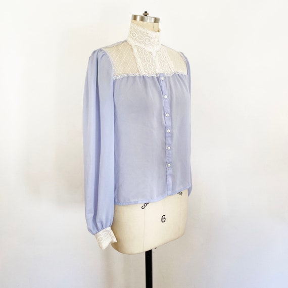 1970s Gunnies Sheer Blue and White Lace Collar Long S… - Gem