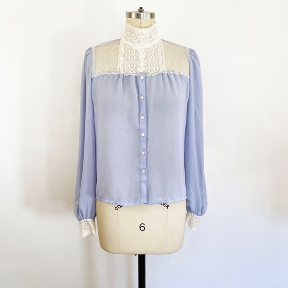 1970s Gunnies Sheer Blue and White Lace Collar Long S… - Gem