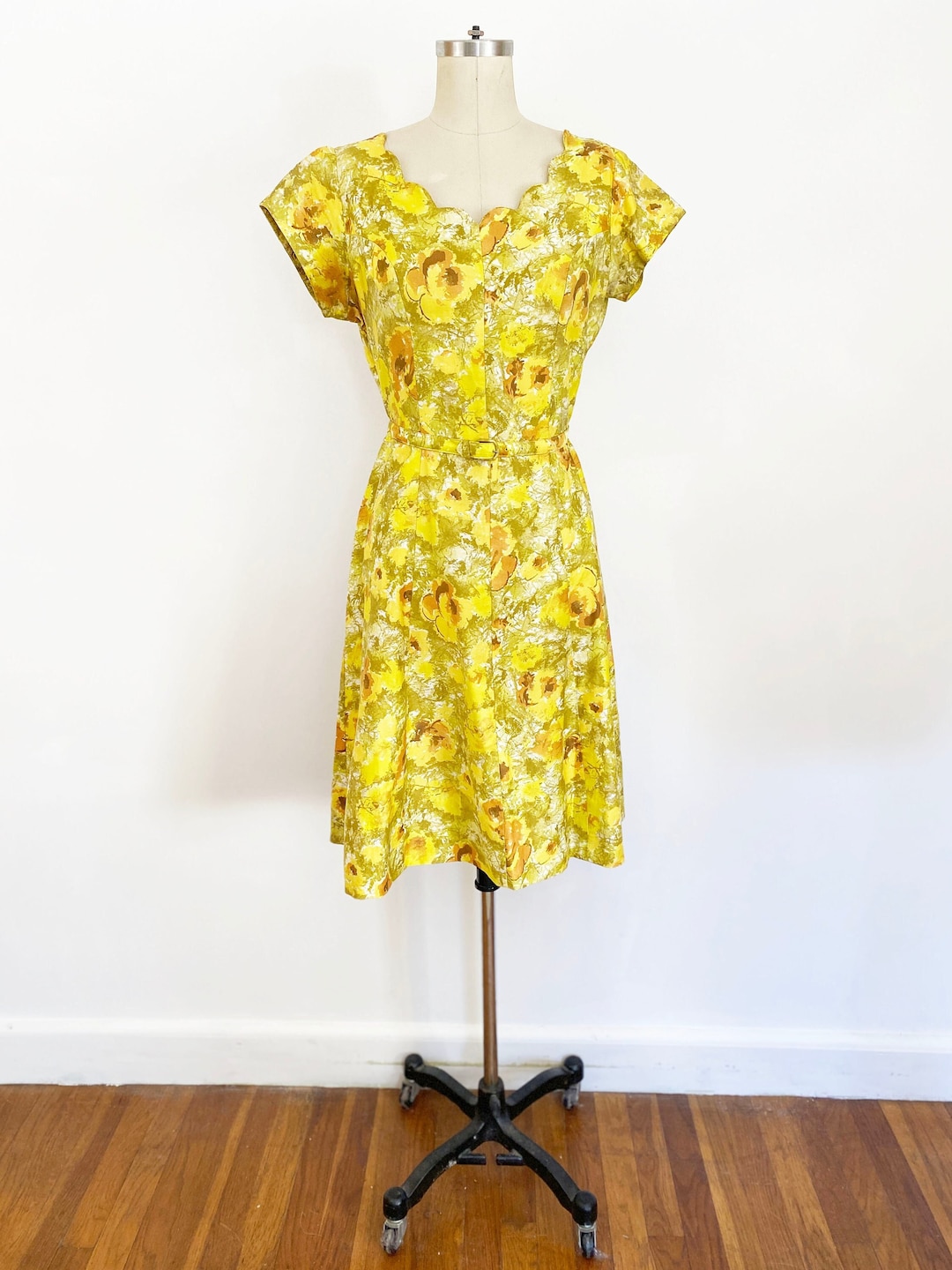 1950s Yellow Floral Cotton Princess Cut A-line Dress Scalloped Neckline ...