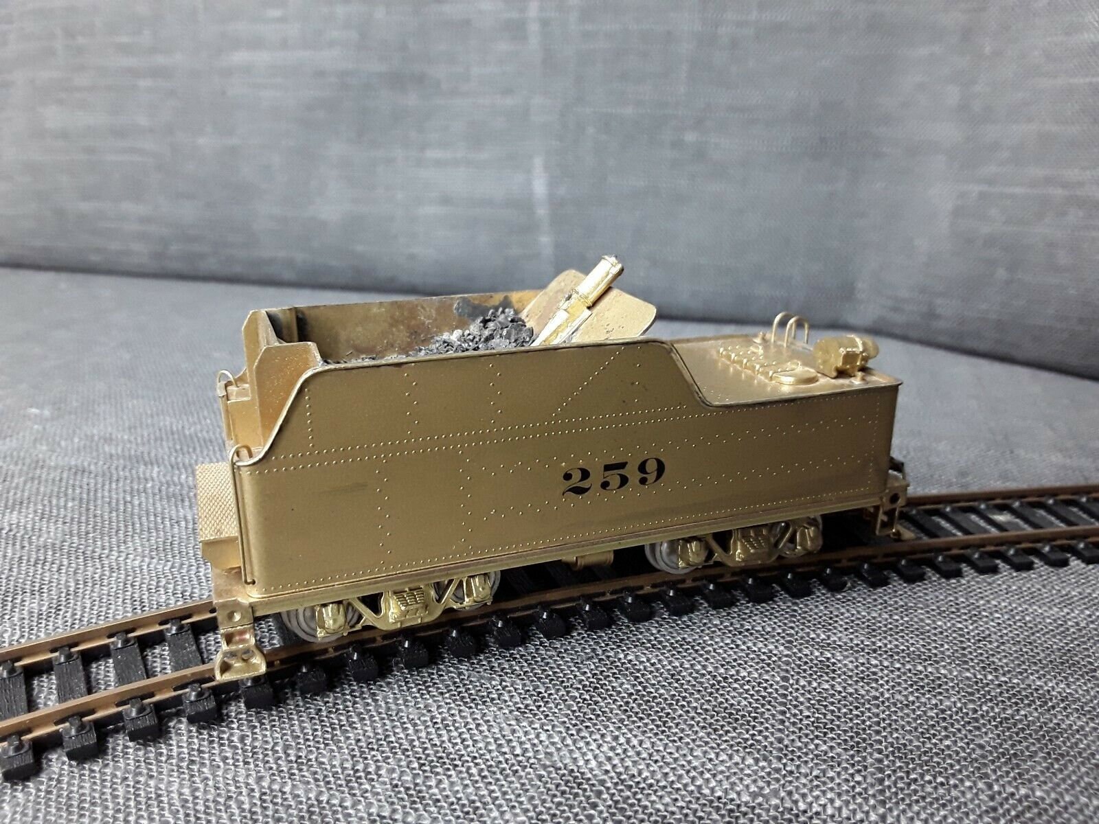 Vintage HO scale brass steam locomotive Tender for model train