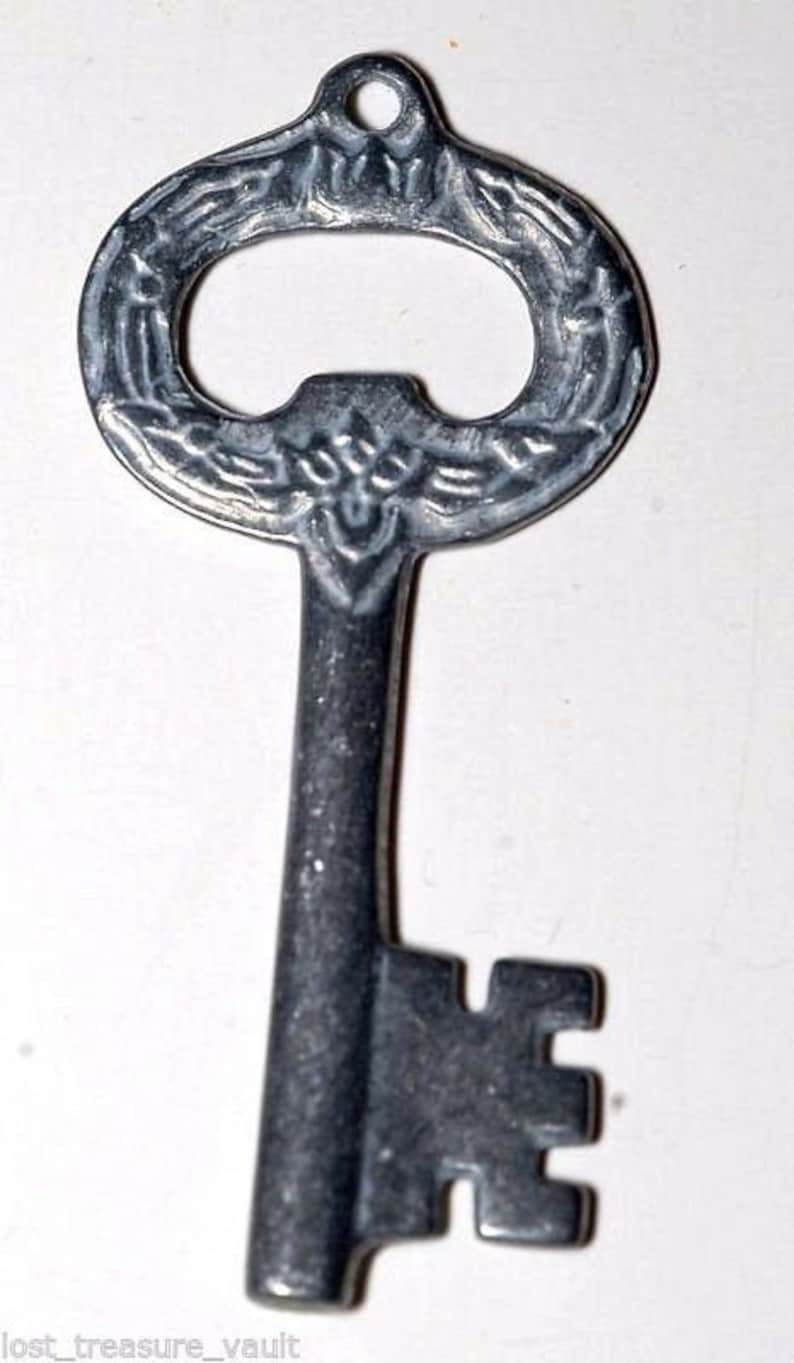 Vintage Silver Tone Metal Skeleton Key Large Pendant - Etsy