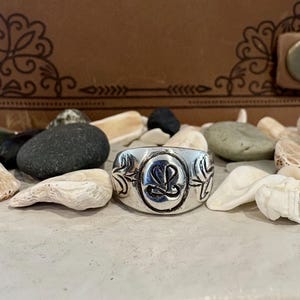 Custom Silver Signet Ring - Etsy