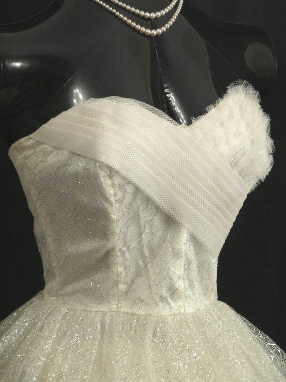 Vintage 1950's 50s STRAPLESS Bombshell White Ivory Si… - Gem