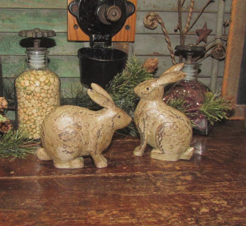 2 Primitive Resin Country Cottage Farmhouse Aged Bunnies Vtg Style Chic ...