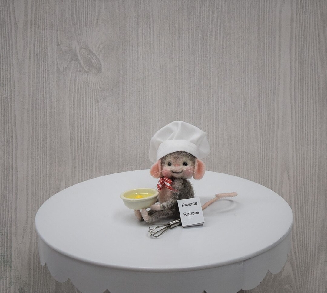 Needle Felted "chef" Mouse With Whisk, Bowl of Eggs, and Cookbook! - Etsy