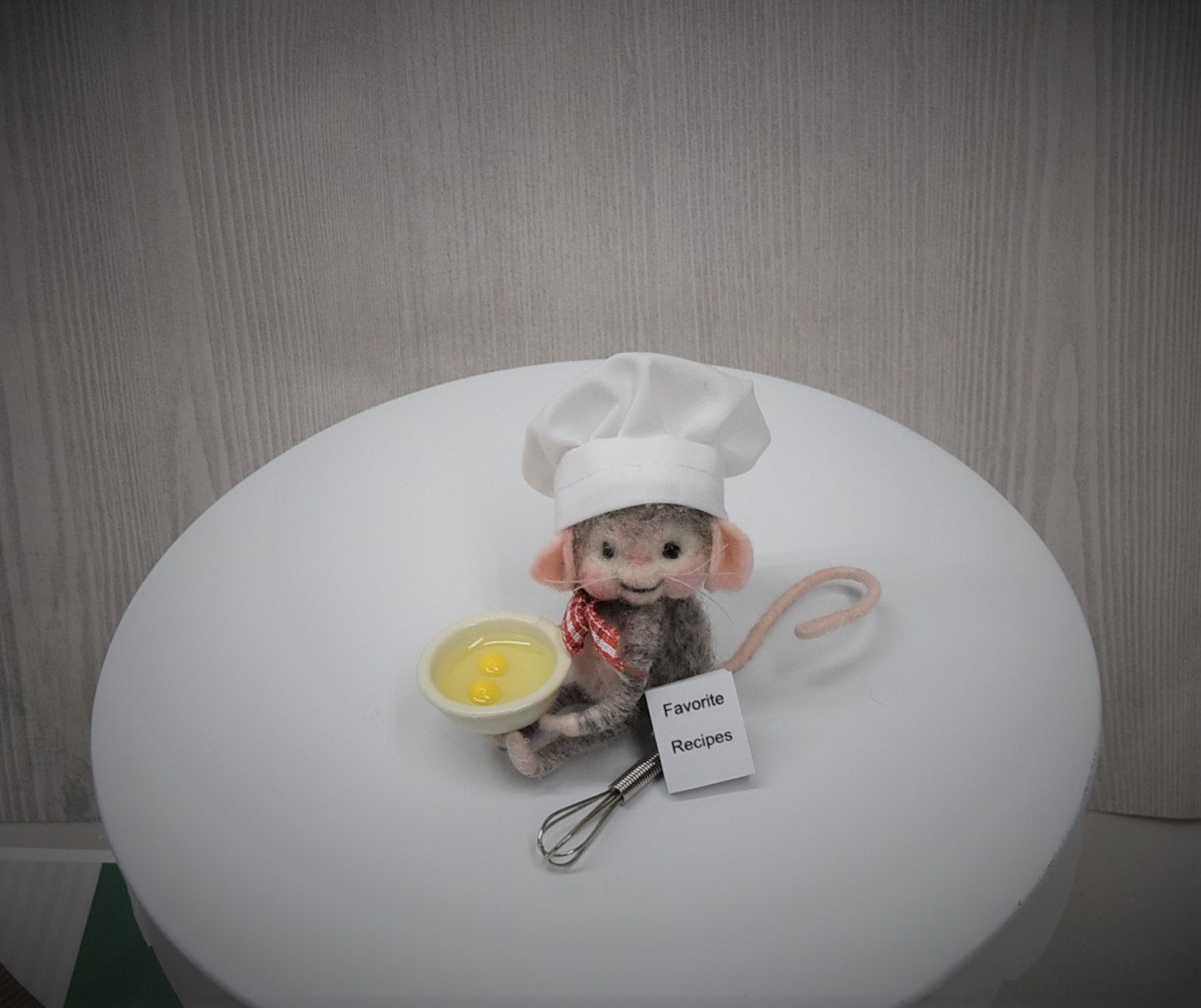 Needle Felted "chef" Mouse With Whisk, Bowl of Eggs, and Cookbook! - Etsy