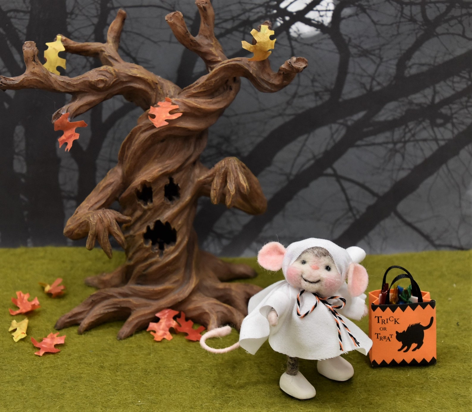 Needle Felted Halloween Mouse Ghost Trick-or-treater - Etsy