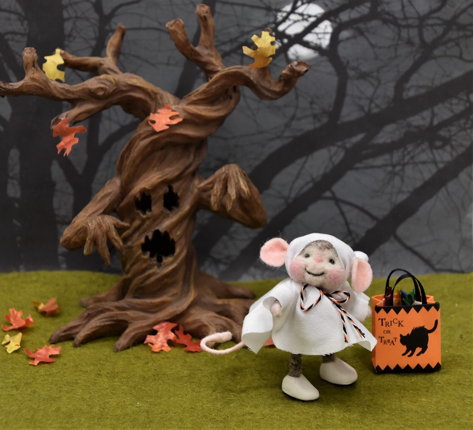 Needle Felted Halloween Mouse Ghost Trick-or-treater - Etsy