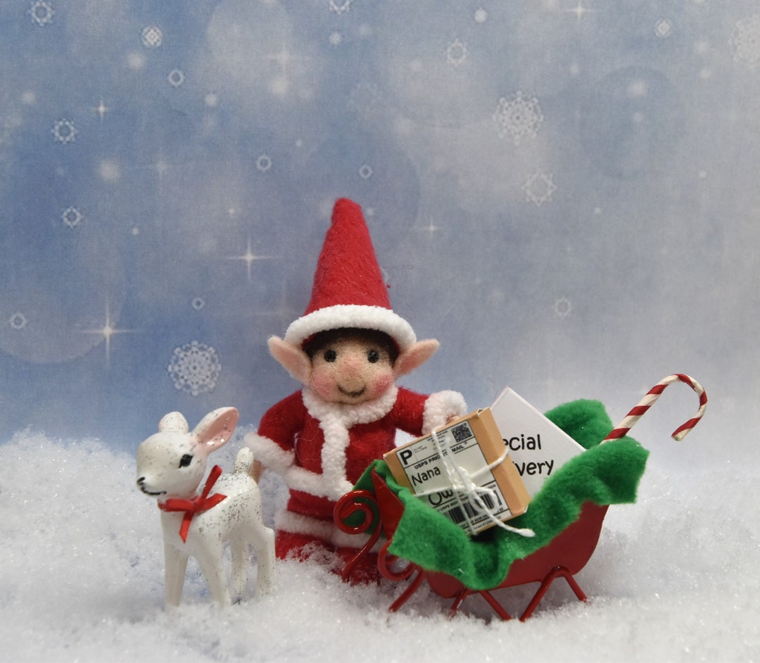 Needle Felted Christmas Elf With Sled and Personalized Packages - Etsy