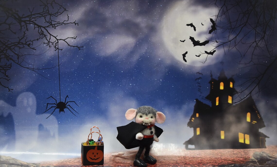 Needle Felted Halloween vampire Mouse - Etsy