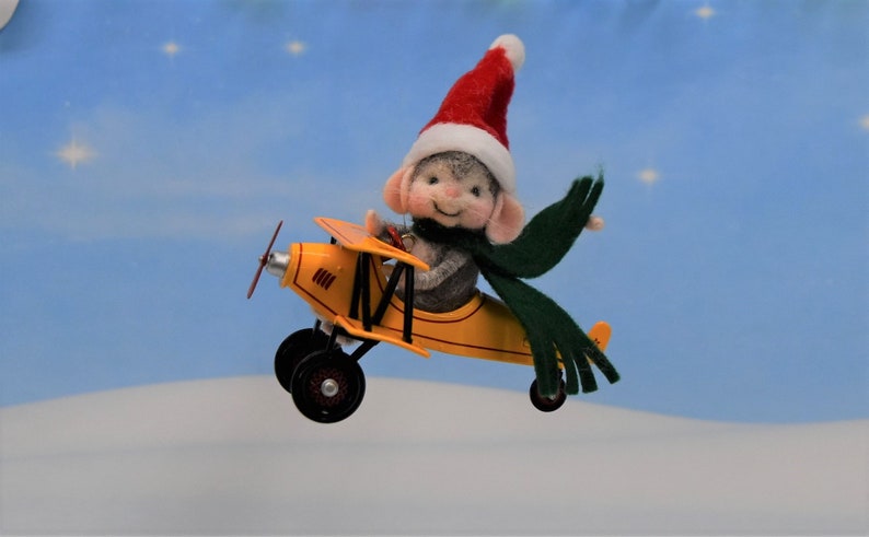 Needle Felted Mouse Pilot Flying Christmas Plane! ...........free U.S ...