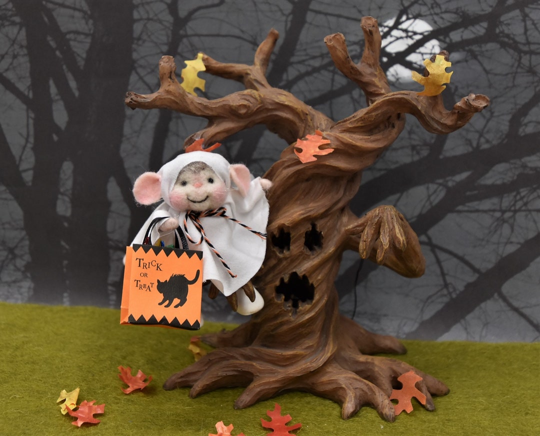 Needle Felted Halloween Mouse Ghost Trick-or-treater! - Etsy