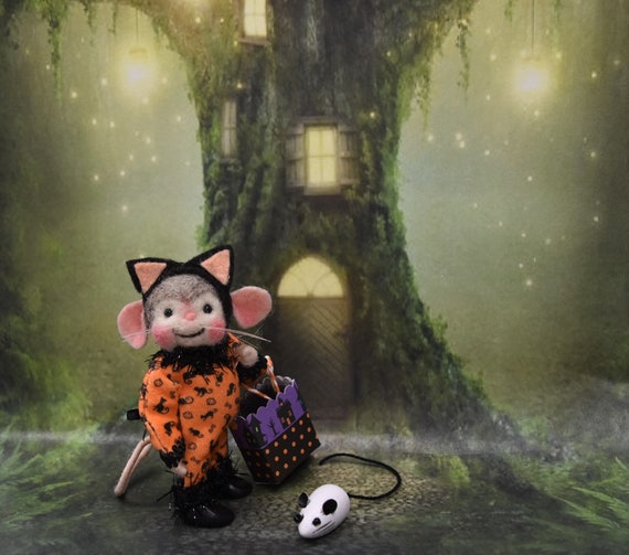 Halloween Mouse in Cat Costume trick-or-treater - Etsy