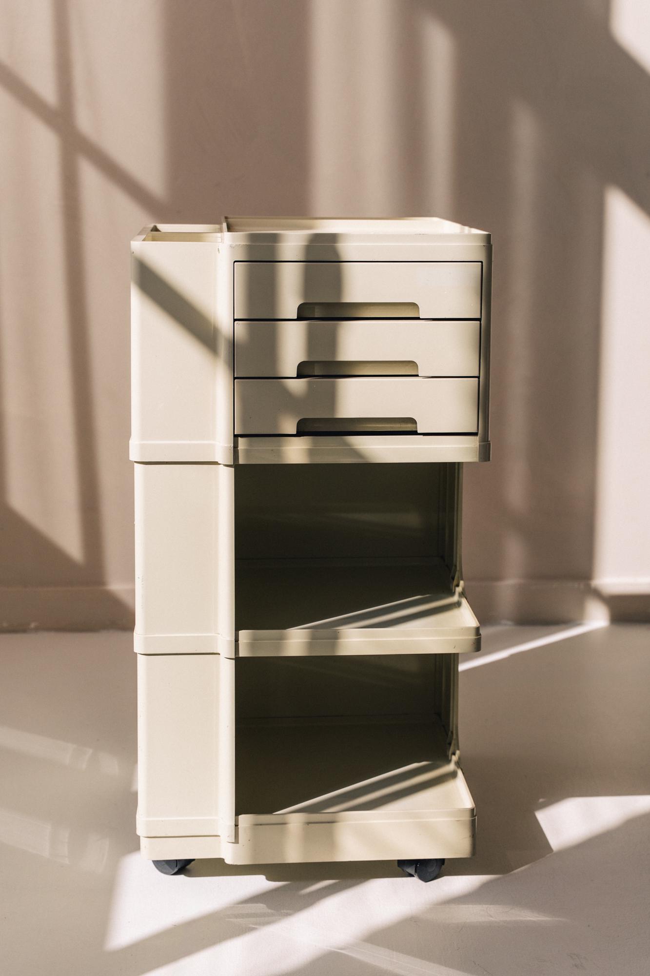 Italian Cream Space Age Storage Trolley in Plastic by Giovanni Pelis ...