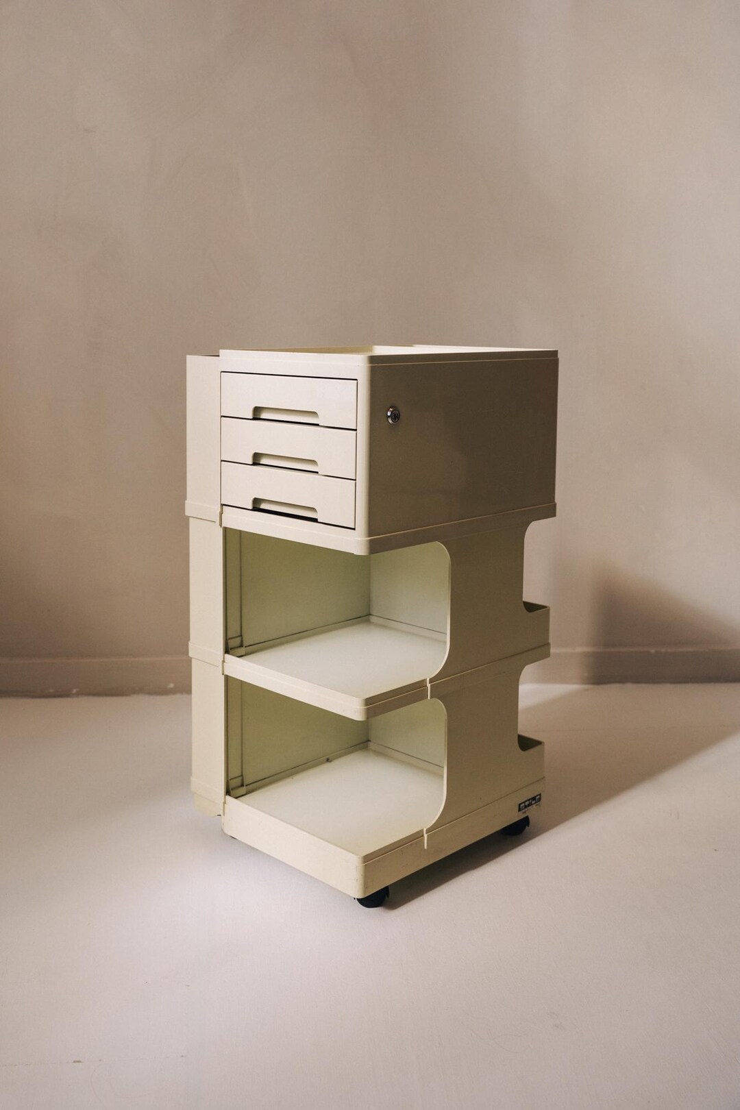 Italian Cream Space Age Storage Trolley in Plastic by Giovanni Pelis ...