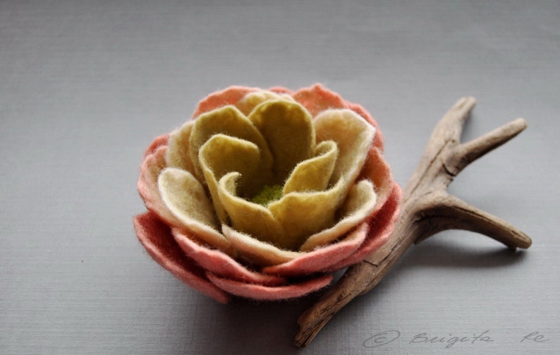 Felted Flower Brooch Ranunculus Felt Flower Brooch Geranium | Etsy