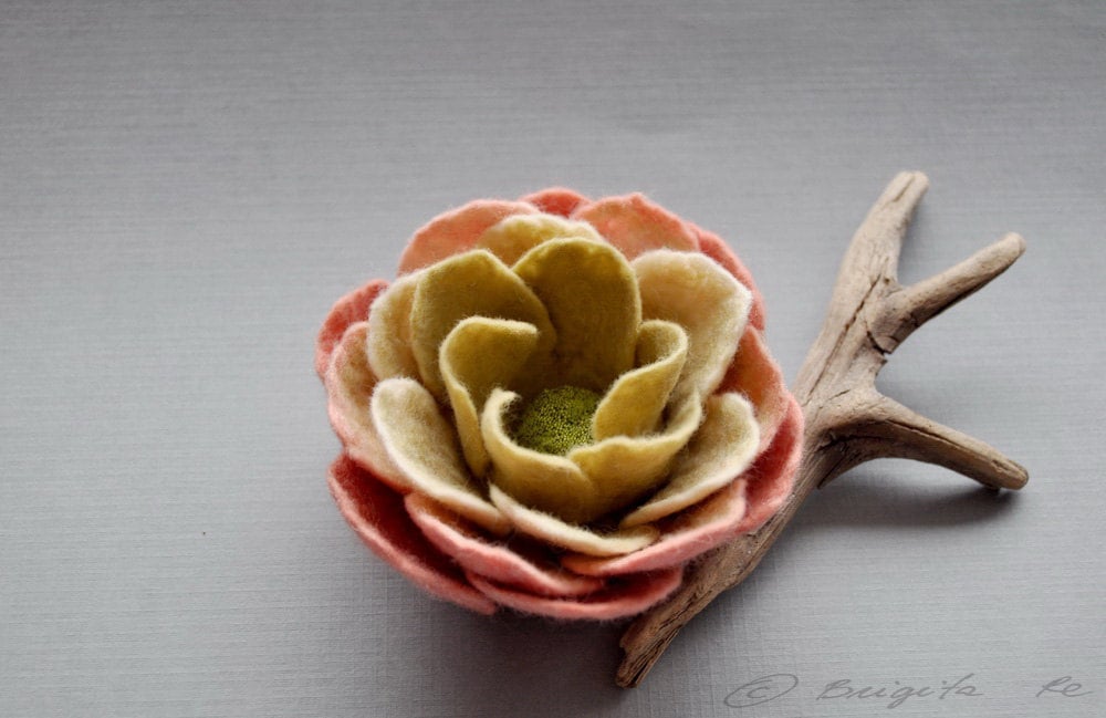 Felted Flower Brooch Ranunculus Felt Flower Brooch Geranium | Etsy