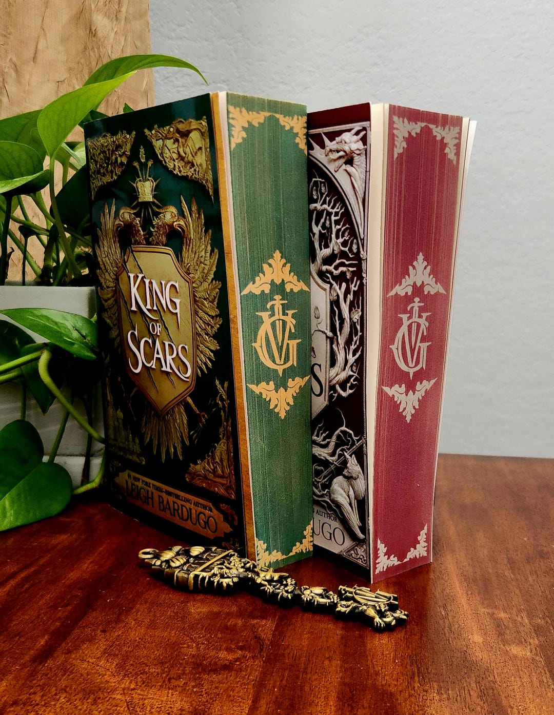 Sprayed Edges - King of Scars, Rule of Wolves Custom Sprayed Edges - Etsy