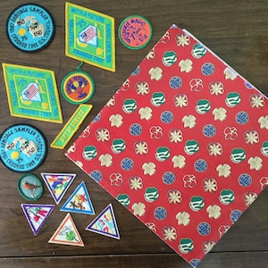GIRL SCOUTS Emblem Vintage Wrapping Paper Sheets (set of Two) and 13 ...